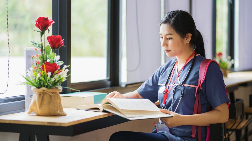 Nursing School from the Perspective of a Neurodivergent Nurse | IntelyCare