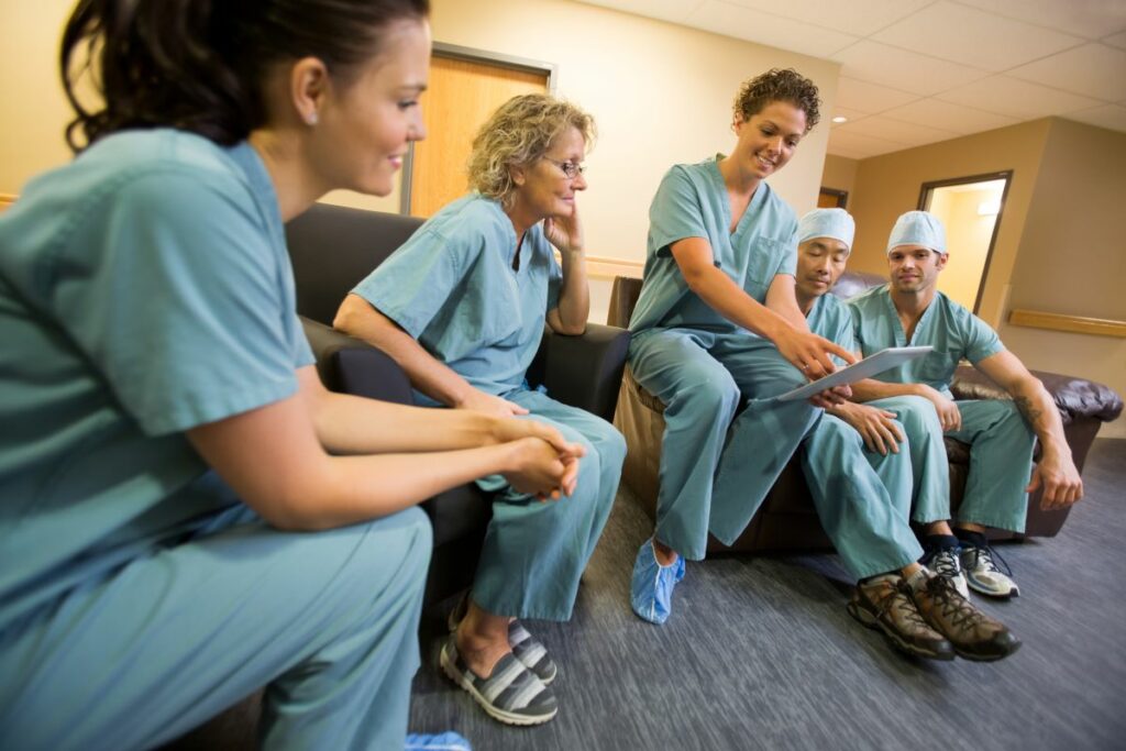 Nursing Safety Huddle: Best Practices | IntelyCare