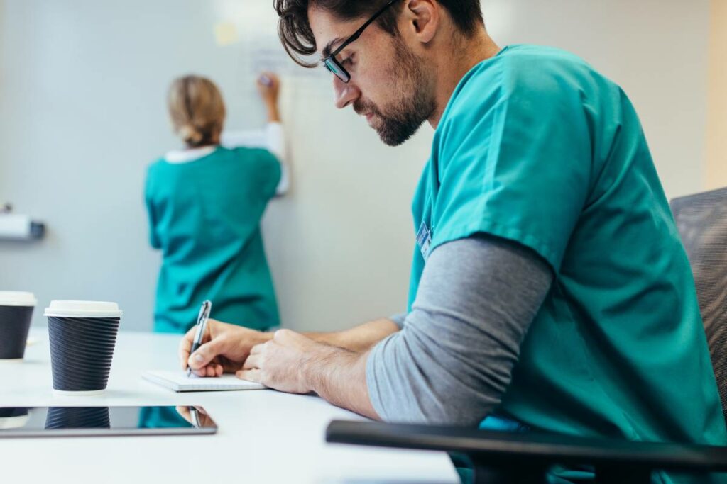 Tips for Using SMART Goals in Nursing | IntelyCare