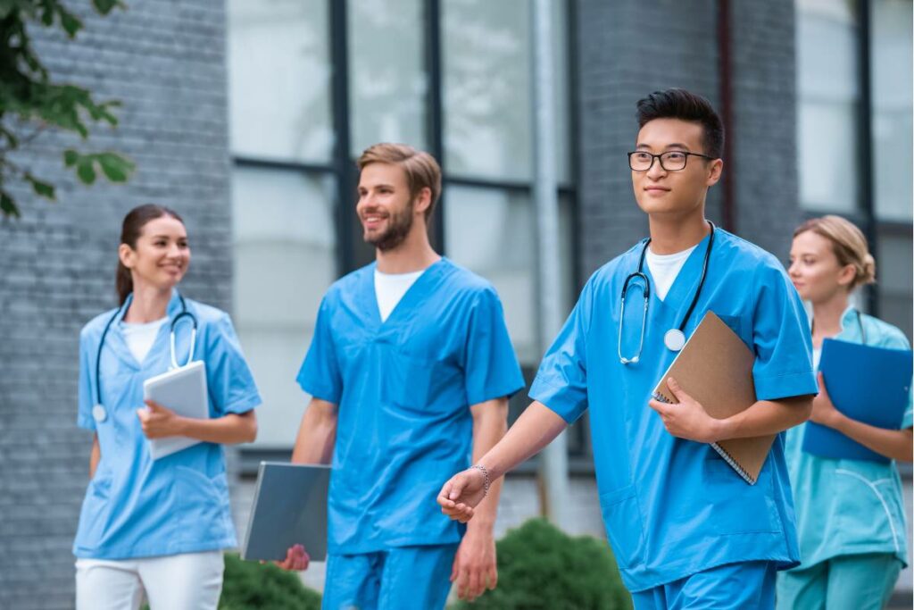 How to Find Colleges With Good Nursing Programs | IntelyCare
