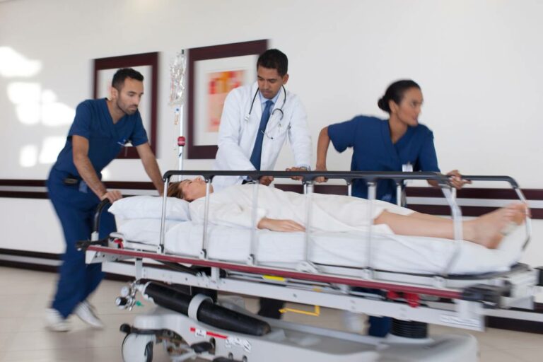 What Is an RRT Nurse? Overview and FAQ | IntelyCare