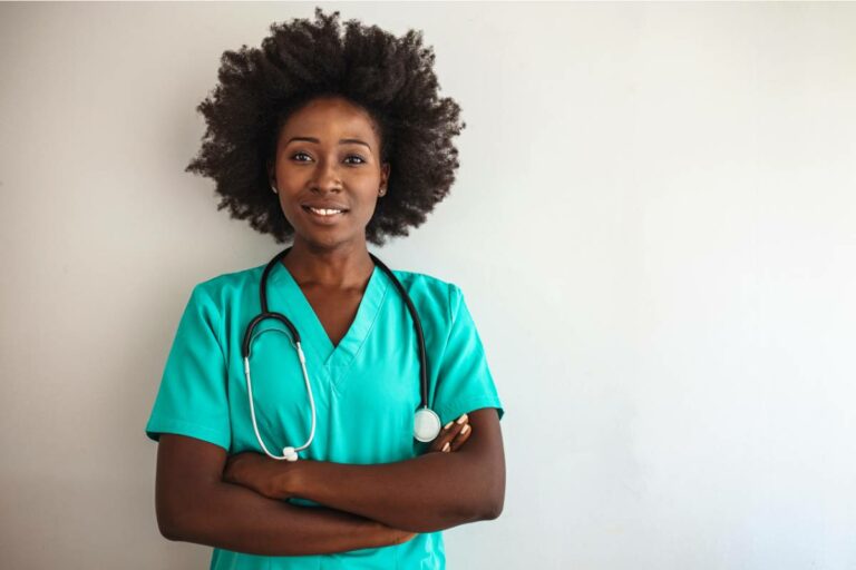 How to Become a Travel LPN | IntelyCare