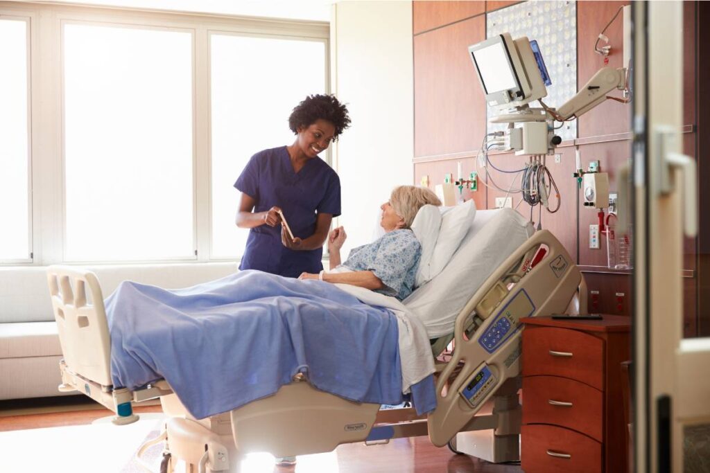 How to Implement Purposeful Rounding in Nursing | IntelyCare