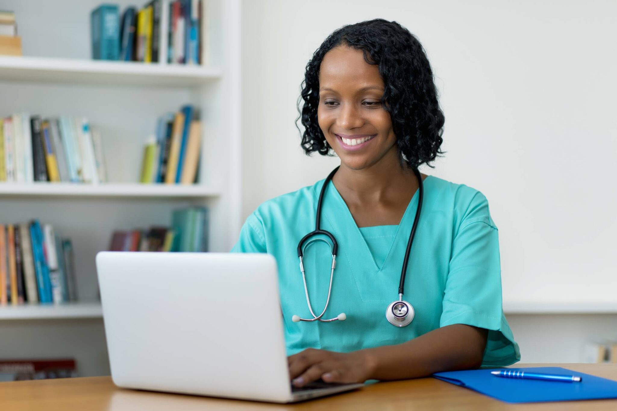 Is Being a Population Health Nurse Right for You? | IntelyCare