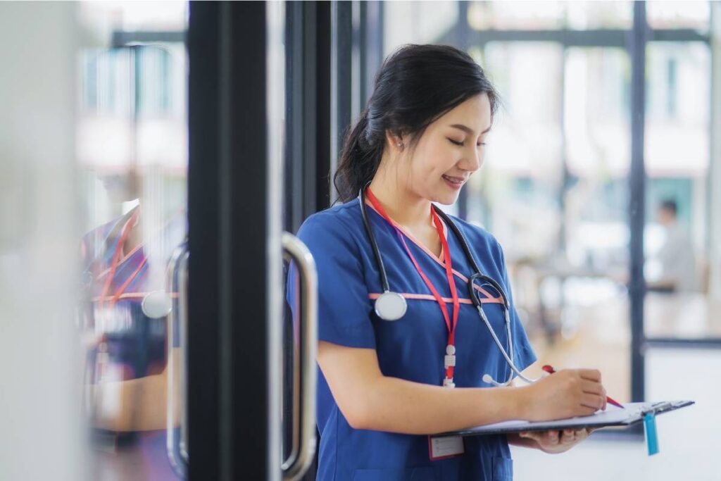 Guide to Peplau's Theory of Interpersonal Relations | IntelyCare