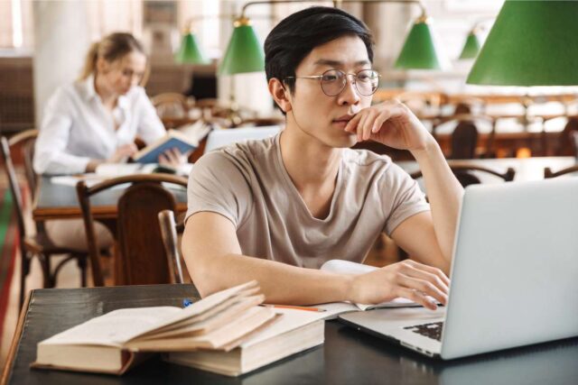 Becoming a Medical Librarian | IntelyCare